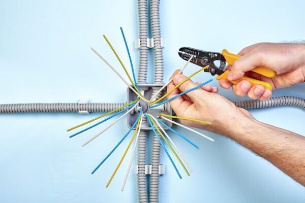How To Cut Flexible Electrical Conduit? | Ctube